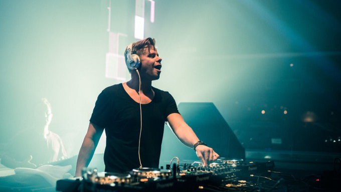 Deep Entertainment promete com a terceira edição da ((RADIO)) com o ...