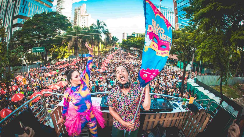 Bloco Dre Tarde transformou a Faria Lima em Folia Lima para mais de 35 ...