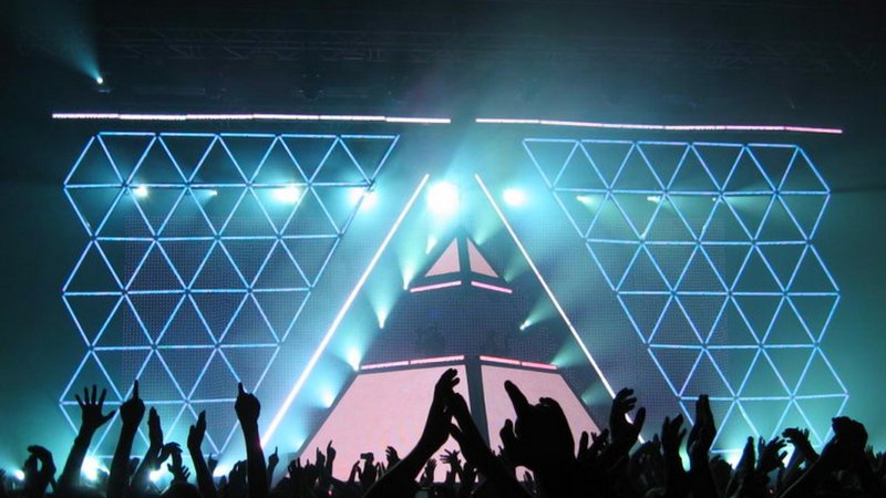 Show de Daft Punk na “Alive Tour 2007” é recriado em realidade virtual ...