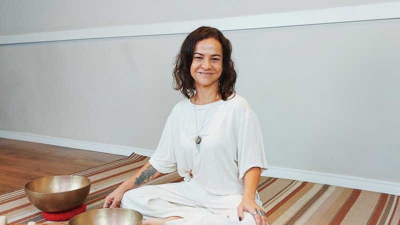 Cura através dos sons: a proposta da imersão de Ekanta com as práticas ...