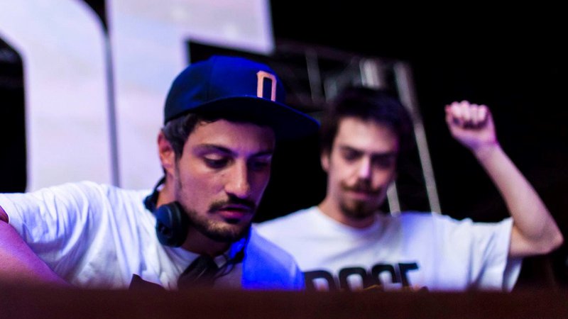 Ouça "Undress Your Mind", EP de dupla carioca que vem ganhando espaço ...