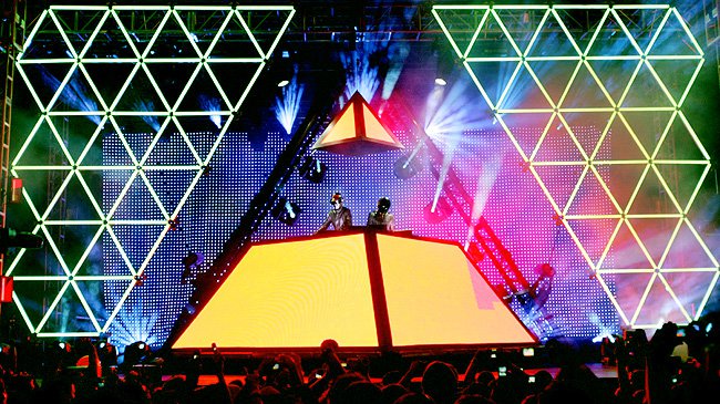 Tributo ao Daft Punk recriará icônica pirâmide em show histórico - Play BPM