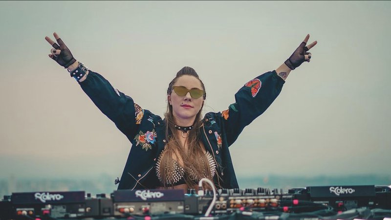 Com mega estrutura e grande preparo, Elis Niak lança novo set - Play BPM